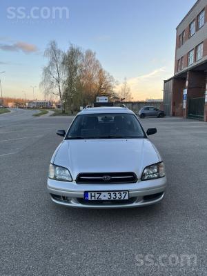 Grey Subaru Legacy 2000 in Valmiera, with an engine capacity of 2.00 L and mileage of 225 thousand km for 2250 €, photo 3 on AUTOMOTO.COM.LV