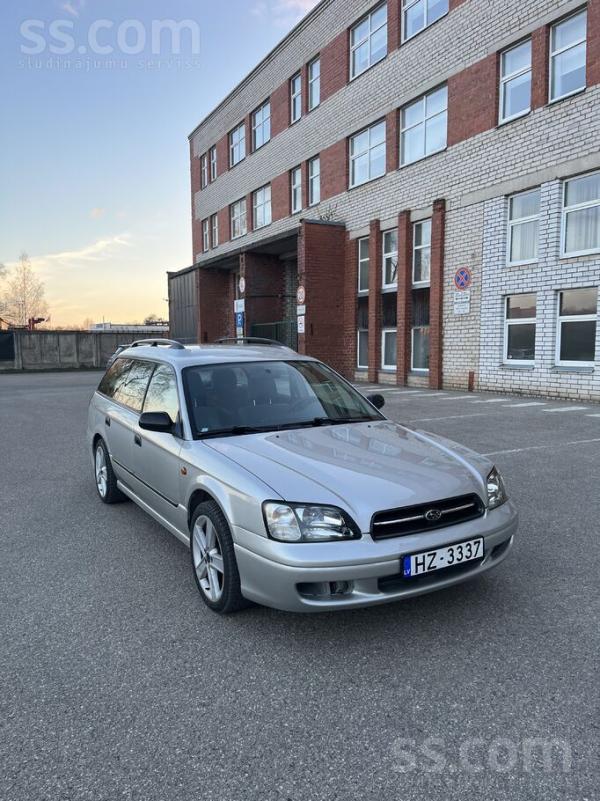 Grey Subaru Legacy 2000 in Valmiera, with an engine capacity of 2.00 L and mileage of 225 thousand km for 2250 €, photo 3 on AUTOMOTO.COM.LV