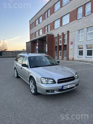 Grey Subaru Legacy 2000 in Valmiera, with an engine capacity of 2.00 L and mileage of 225 thousand km for 2250 €, photo 4 on AUTOMOTO.COM.LV