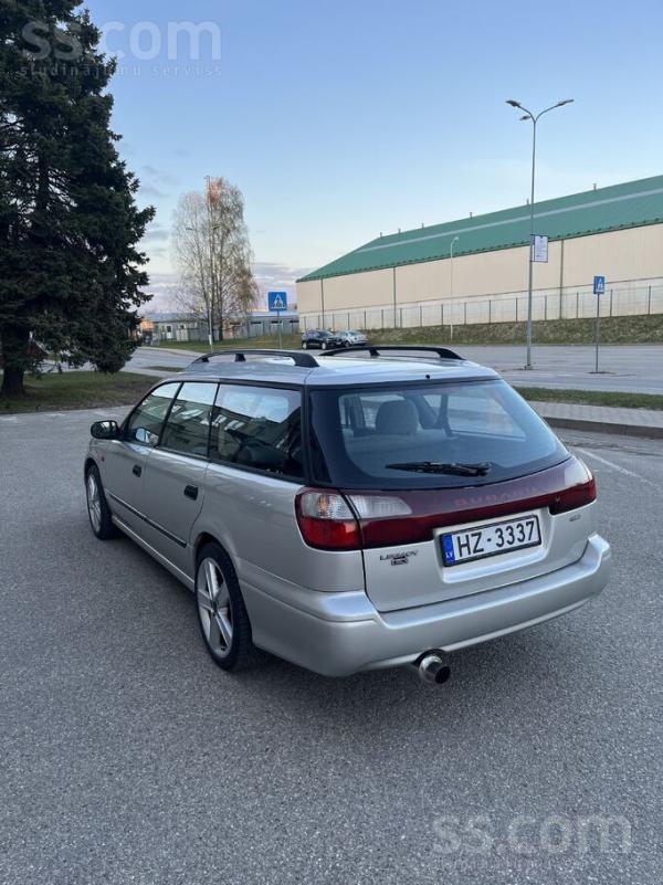Grey Subaru Legacy 2000 in Valmiera, with an engine capacity of 2.00 L and mileage of 225 thousand km for 2250 €, photo 6 on AUTOMOTO.COM.LV