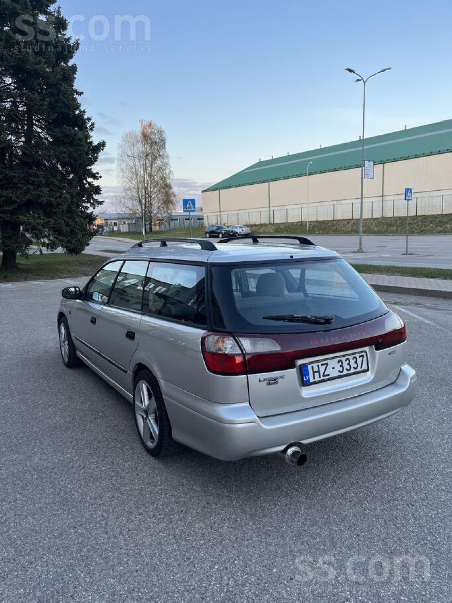 Grey Subaru Legacy 2000 in Valmiera, with an engine capacity of 2.00 L and mileage of 225 thousand km for 2250 €, photo 7 on AUTOMOTO.COM.LV