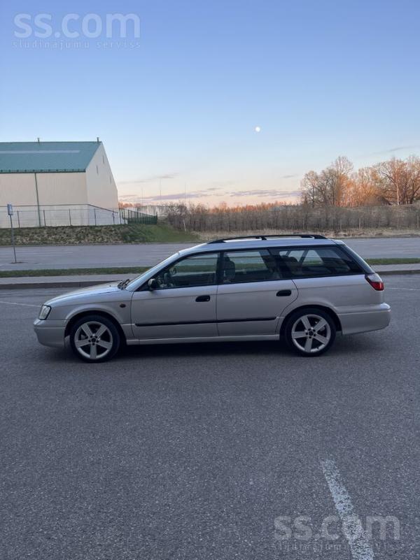 Grey Subaru Legacy 2000 in Valmiera, with an engine capacity of 2.00 L and mileage of 225 thousand km for 2250 €, photo 7 on AUTOMOTO.COM.LV