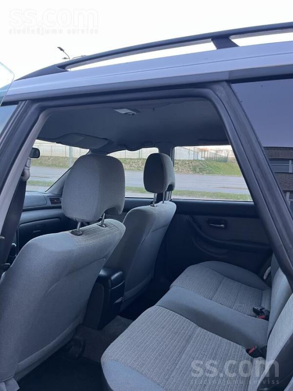 Grey Subaru Legacy 2000 in Valmiera, with an engine capacity of 2.00 L and mileage of 225 thousand km for 2250 €, photo 8 on AUTOMOTO.COM.LV