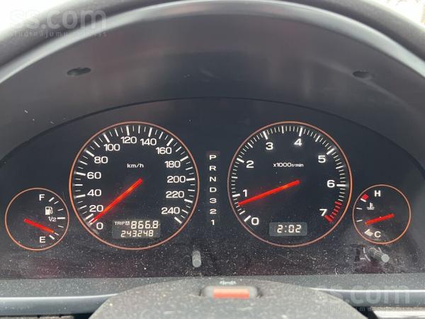 Pelēks Subaru Legacy 2002 Madona, ar dzinēja tilpumu 3.00 L un nobraukumu 245 tūkst. km par 2250 €, foto 3 vietnē AUTOMOTO.COM.LV