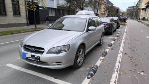 Pelēks Subaru Legacy 2003 Viļņa, ar dzinēja tilpumu 2.50 L un nobraukumu 421 tūkst. km par 1900 €, foto 3 vietnē AUTOMOTO.COM.LV