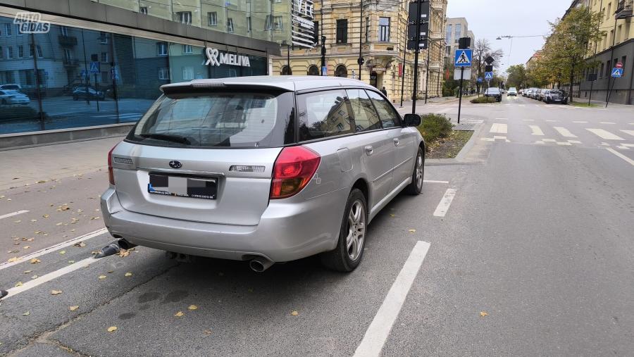 Pelēks Subaru Legacy 2003 Viļņa, ar dzinēja tilpumu 2.50 L un nobraukumu 421 tūkst. km par 1900 €, foto 5 vietnē AUTOMOTO.COM.LV