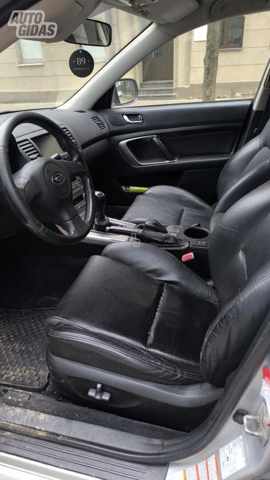 Pelēks Subaru Legacy 2003 Viļņa, ar dzinēja tilpumu 2.50 L un nobraukumu 421 tūkst. km par 1900 €, foto 7 vietnē AUTOMOTO.COM.LV