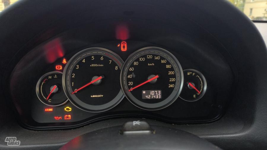 Pelēks Subaru Legacy 2003 Viļņa, ar dzinēja tilpumu 2.50 L un nobraukumu 421 tūkst. km par 1900 €, foto 9 vietnē AUTOMOTO.COM.LV