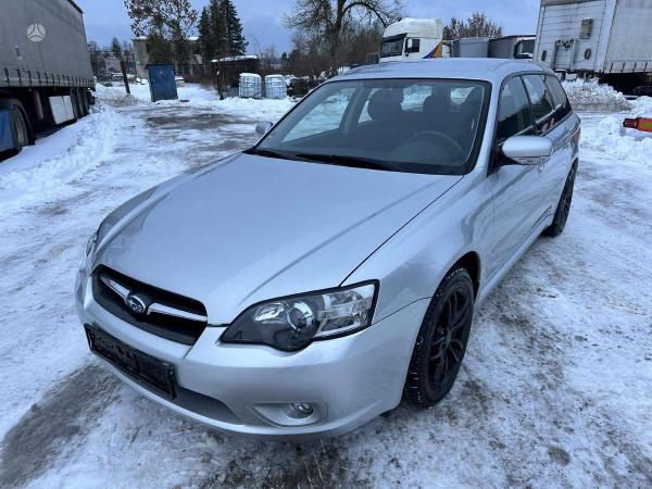 Grey Subaru Legacy 2004 in Prienai, with an engine capacity of 2.46 L and mileage of 172 thousand km for 2600 €, photo 1 on AUTOMOTO.COM.LV
