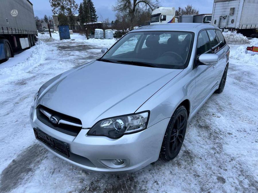 Pelēks Subaru Legacy 2004 Prienai, ar dzinēja tilpumu 2.46 L un nobraukumu 172 tūkst. km par 2600 €, foto 1 vietnē AUTOMOTO.COM.LV