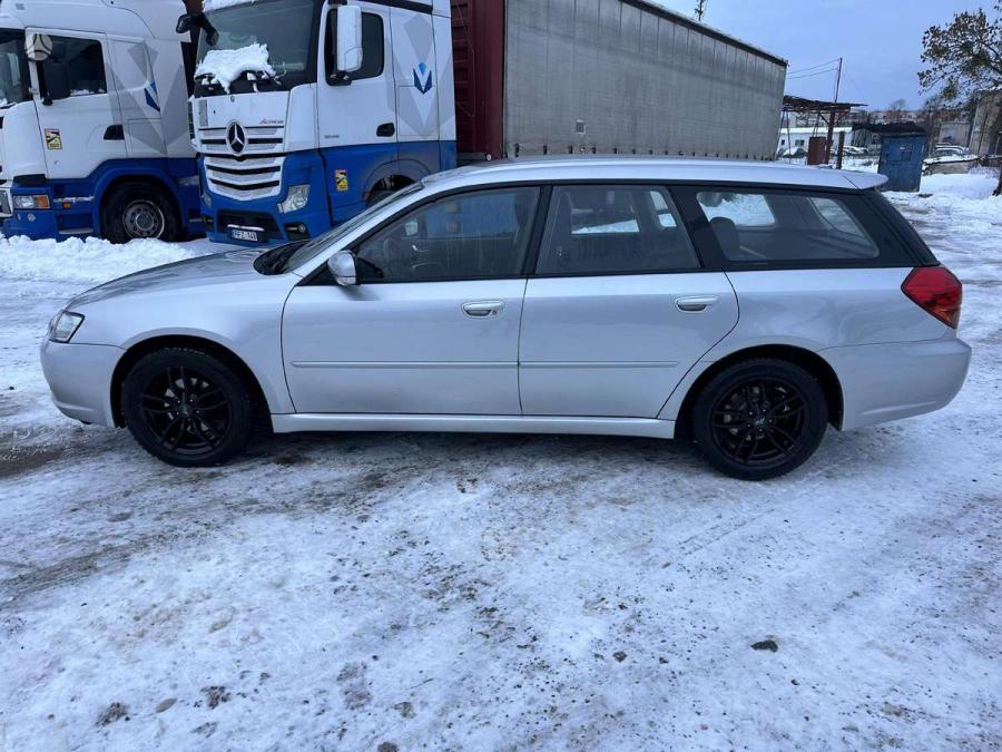 Pelēks Subaru Legacy 2004 Prienai, ar dzinēja tilpumu 2.46 L un nobraukumu 172 tūkst. km par 2600 €, foto 8 vietnē AUTOMOTO.COM.LV