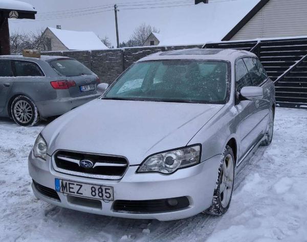 Pelēks Subaru Legacy 2004 Kauņa, ar dzinēja tilpumu 3.00 L un nobraukumu 267 tūkst. km par 3350 €, foto 3 vietnē AUTOMOTO.COM.LV