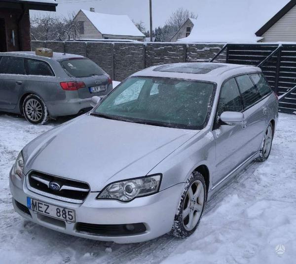 Pelēks Subaru Legacy 2004 Kauņa, ar dzinēja tilpumu 3.00 L un nobraukumu 267 tūkst. km par 3350 €, foto 4 vietnē AUTOMOTO.COM.LV