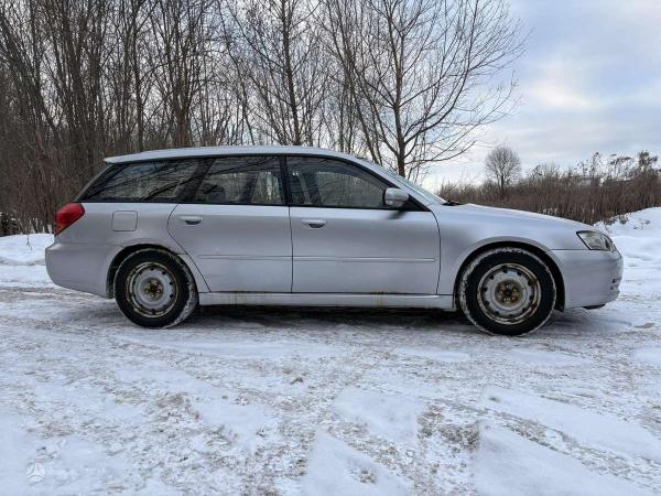 Grey Subaru Legacy 2004 in Vilnius, with an engine capacity of 1.99 L and mileage of 269 thousand km for 1350 €, photo 4 on AUTOMOTO.COM.LV
