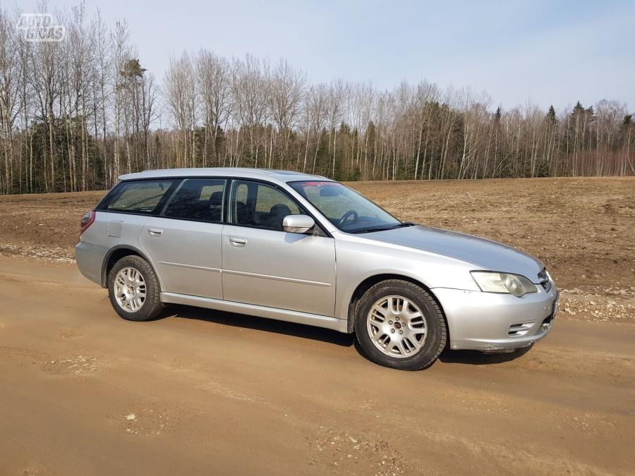 Grey Subaru Legacy 2004 in Vilnius, with an engine capacity of 2.50 L and mileage of 425 thousand km for 499 €, photo 1 on AUTOMOTO.COM.LV