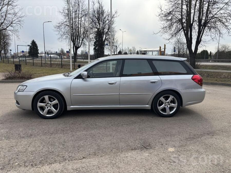 Grey Subaru Legacy 2004 in Ogre, with an engine capacity of 3.00 L and mileage of 247 thousand km for 2960 €, photo 1 on AUTOMOTO.COM.LV
