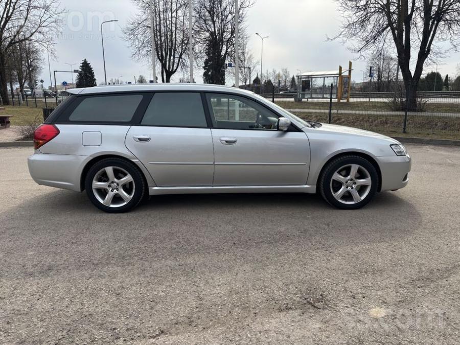 Grey Subaru Legacy 2004 in Ogre, with an engine capacity of 3.00 L and mileage of 247 thousand km for 2960 €, photo 3 on AUTOMOTO.COM.LV