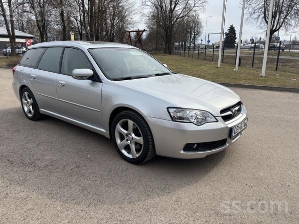 Pelēks Subaru Legacy 2004 Ogre, ar dzinēja tilpumu 3.00 L un nobraukumu 247 tūkst. km par 2960 €, foto 4 vietnē AUTOMOTO.COM.LV