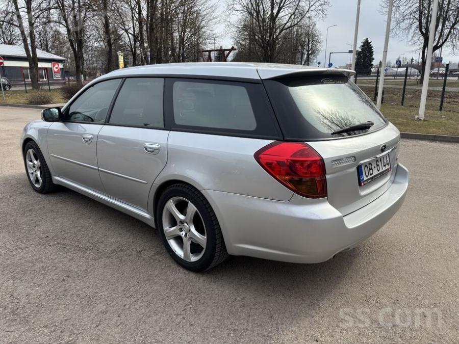 Grey Subaru Legacy 2004 in Ogre, with an engine capacity of 3.00 L and mileage of 247 thousand km for 2960 €, photo 6 on AUTOMOTO.COM.LV