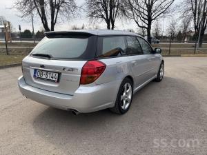 Grey Subaru Legacy 2004 in Ogre, with an engine capacity of 3.00 L and mileage of 247 thousand km for 2960 €, photo 7 on AUTOMOTO.COM.LV