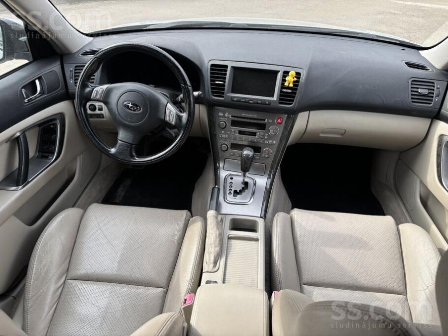 Grey Subaru Legacy 2004 in Ogre, with an engine capacity of 3.00 L and mileage of 247 thousand km for 2960 €, photo 10 on AUTOMOTO.COM.LV