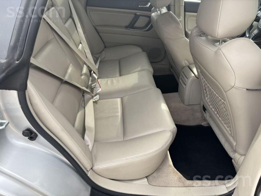 Grey Subaru Legacy 2004 in Ogre, with an engine capacity of 3.00 L and mileage of 247 thousand km for 2960 €, photo 14 on AUTOMOTO.COM.LV