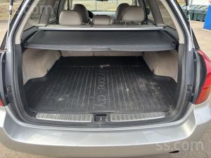 Grey Subaru Legacy 2004 in Ogre, with an engine capacity of 3.00 L and mileage of 247 thousand km for 2960 €, photo 15 on AUTOMOTO.COM.LV