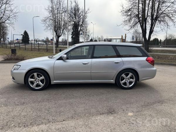 Grey Subaru Legacy 2004 in Ogre, with an engine capacity of 3.00 L and mileage of 247 thousand km for 2960 €, photo 1 on AUTOMOTO.COM.LV