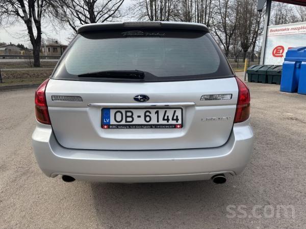 Grey Subaru Legacy 2004 in Ogre, with an engine capacity of 3.00 L and mileage of 247 thousand km for 2960 €, photo 7 on AUTOMOTO.COM.LV