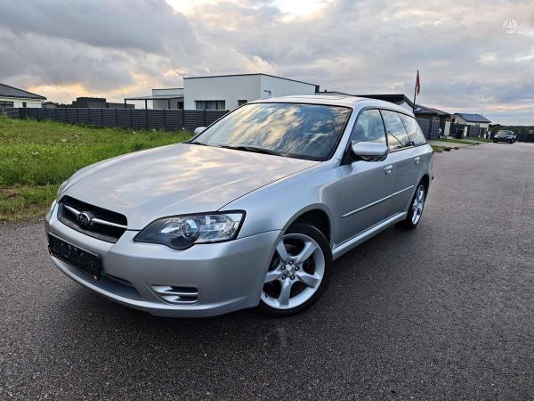 Pelēks Subaru Legacy 2004 Viļņa, ar dzinēja tilpumu 2.46 L un nobraukumu 211 tūkst. km par 3250 €, foto 3 vietnē AUTOMOTO.COM.LV