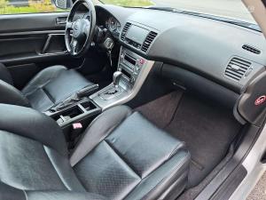 Grey Subaru Legacy 2004 in Vilnius, with an engine capacity of 2.46 L and mileage of 211 thousand km for 3250 €, photo 9 on AUTOMOTO.COM.LV