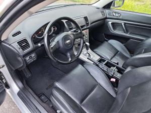Grey Subaru Legacy 2004 in Vilnius, with an engine capacity of 2.46 L and mileage of 211 thousand km for 3250 €, photo 10 on AUTOMOTO.COM.LV