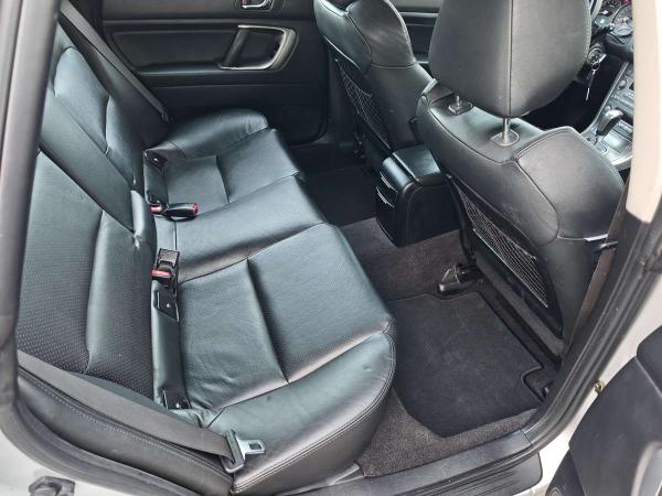 Pelēks Subaru Legacy 2004 Viļņa, ar dzinēja tilpumu 2.46 L un nobraukumu 211 tūkst. km par 3250 €, foto 10 vietnē AUTOMOTO.COM.LV