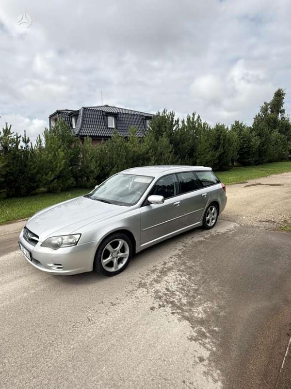 Pelēks Subaru Legacy 2004 Palanga, ar dzinēja tilpumu 1.99 L un nobraukumu 248 tūkst. km par 1550 €, foto 1 vietnē AUTOMOTO.COM.LV