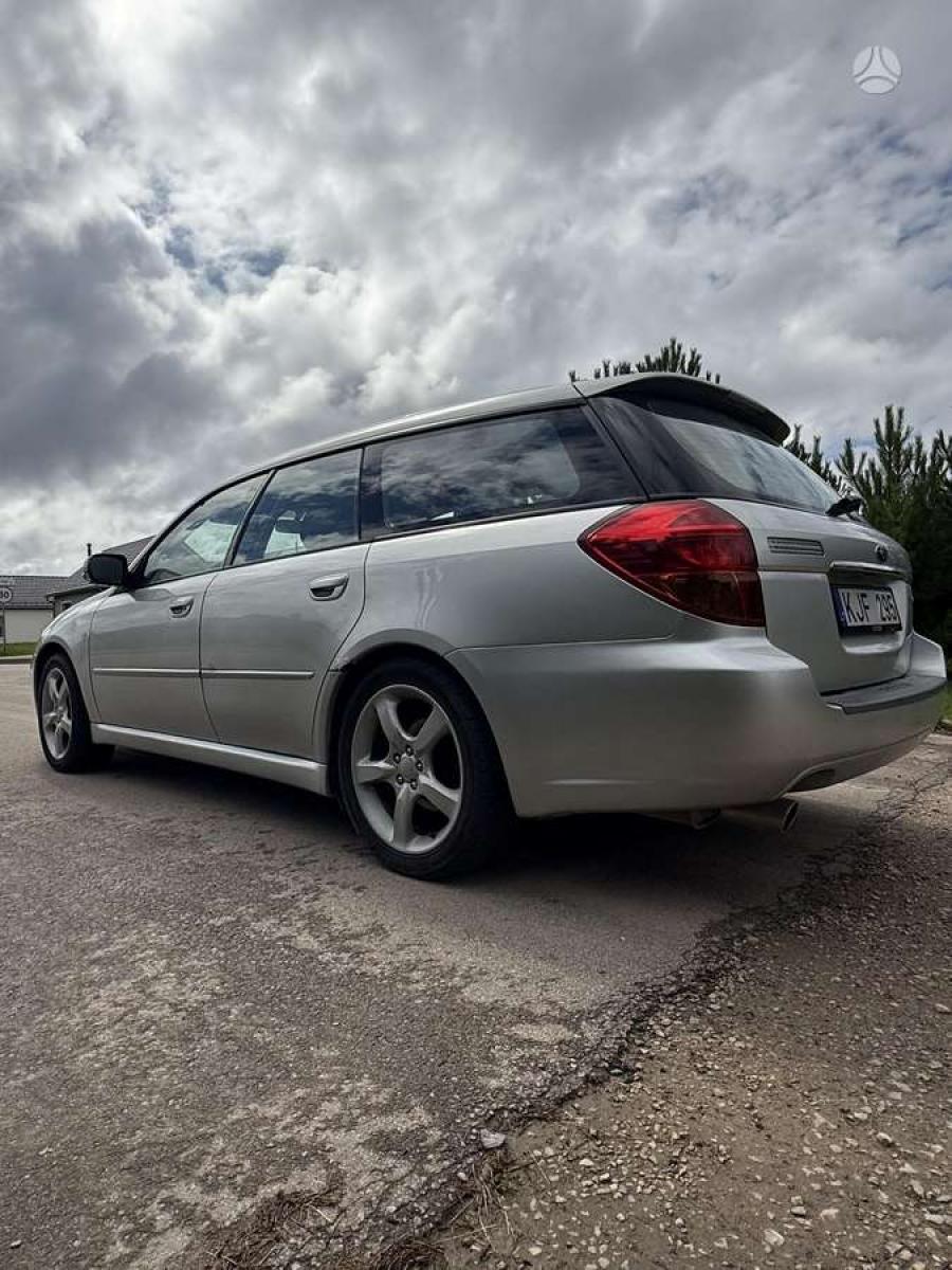 Grey Subaru Legacy 2004 in Palanga, with an engine capacity of 1.99 L and mileage of 248 thousand km for 1550 €, photo 4 on AUTOMOTO.COM.LV