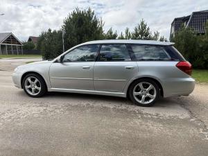 Grey Subaru Legacy 2004 in Palanga, with an engine capacity of 1.99 L and mileage of 248 thousand km for 1550 €, photo 8 on AUTOMOTO.COM.LV