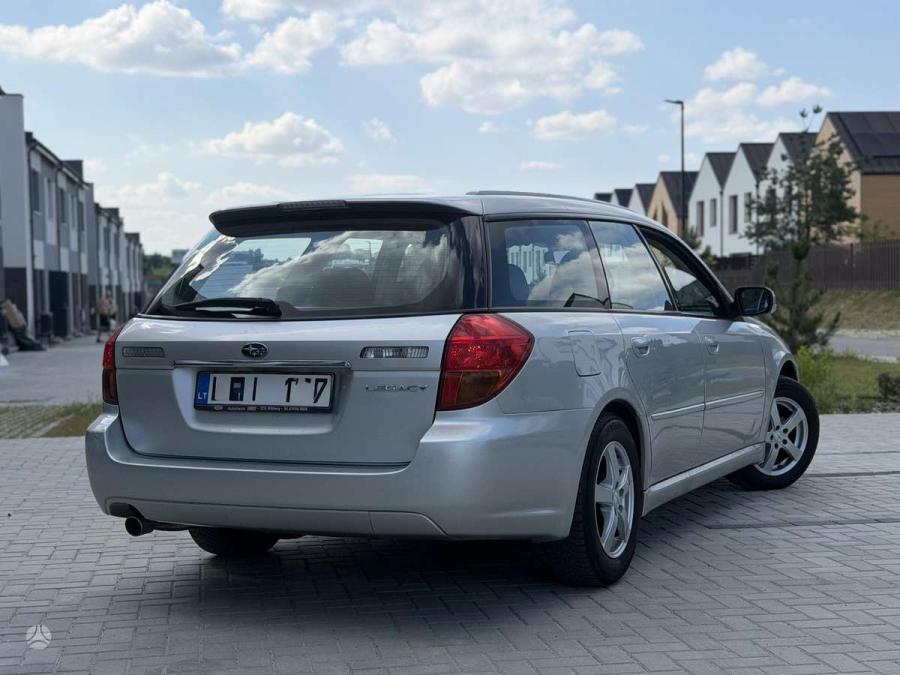 Grey Subaru Legacy 2005 in Vilnius, with an engine capacity of 1.99 L and mileage of 303 thousand km for 2850 €, photo 3 on AUTOMOTO.COM.LV