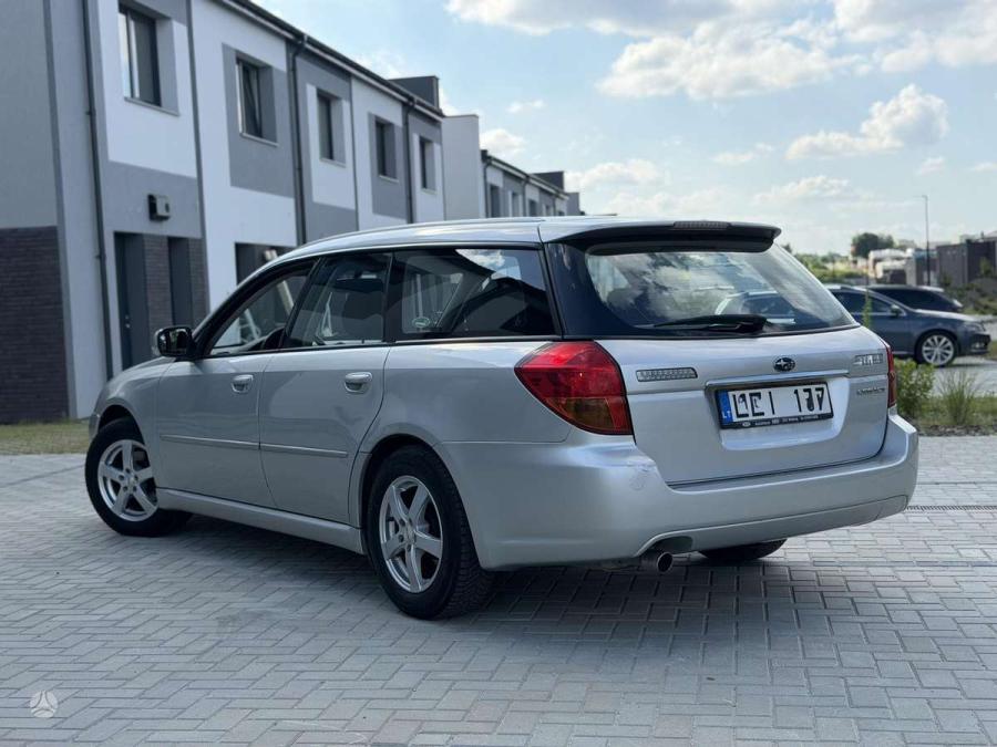 Grey Subaru Legacy 2005 in Vilnius, with an engine capacity of 1.99 L and mileage of 303 thousand km for 2850 €, photo 5 on AUTOMOTO.COM.LV