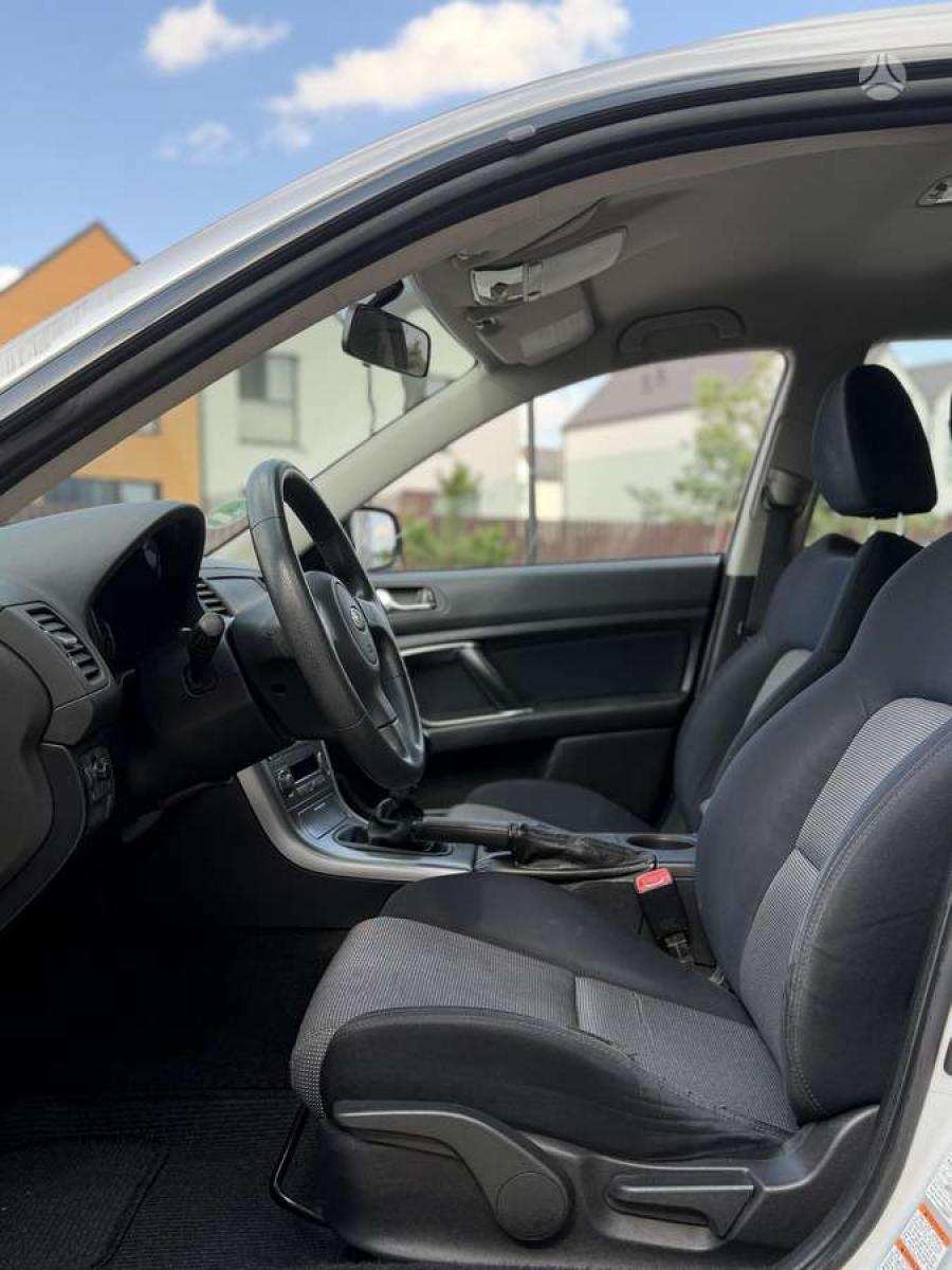 Grey Subaru Legacy 2005 in Vilnius, with an engine capacity of 1.99 L and mileage of 303 thousand km for 2850 €, photo 8 on AUTOMOTO.COM.LV