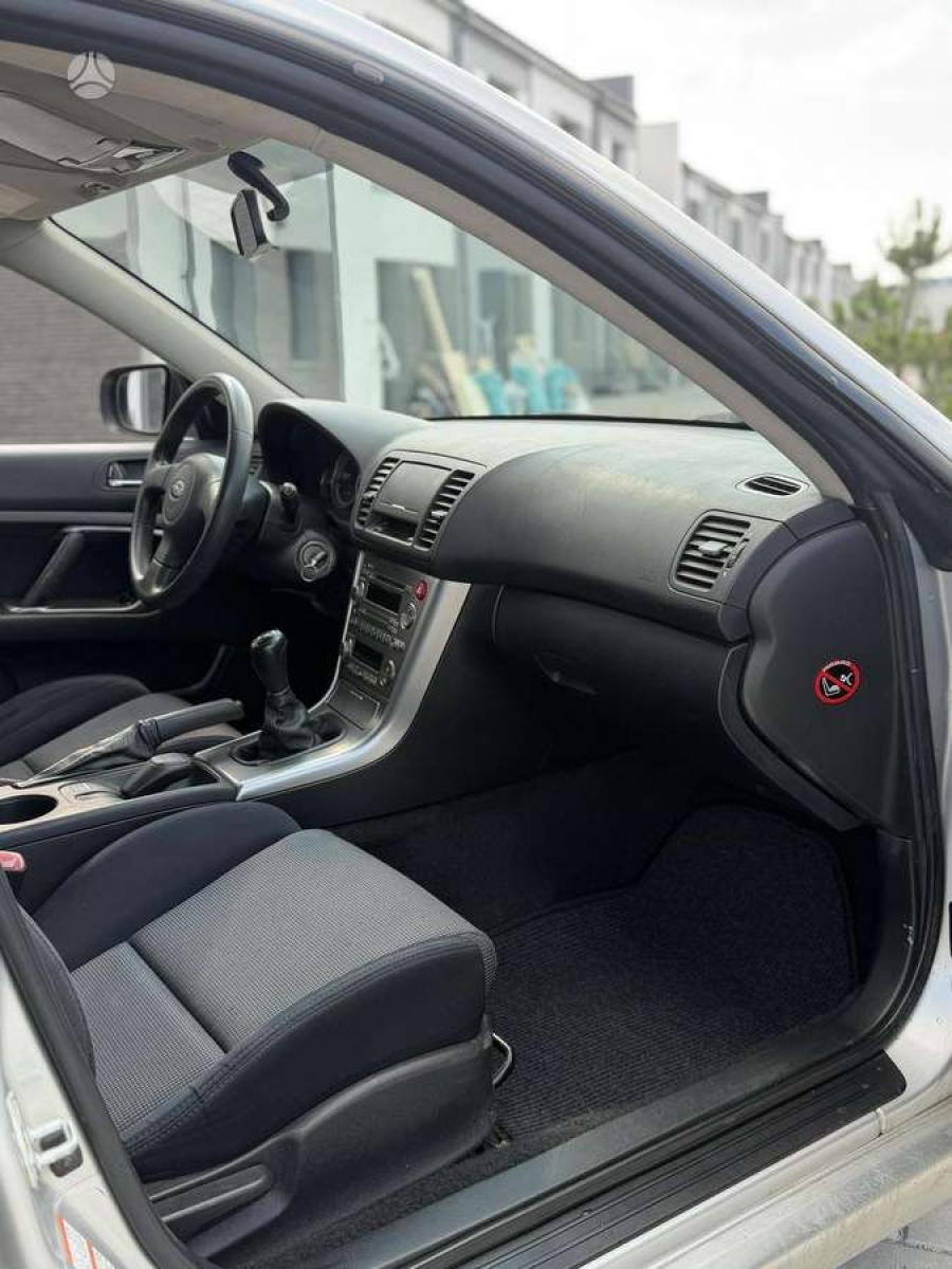 Grey Subaru Legacy 2005 in Vilnius, with an engine capacity of 1.99 L and mileage of 303 thousand km for 2850 €, photo 9 on AUTOMOTO.COM.LV