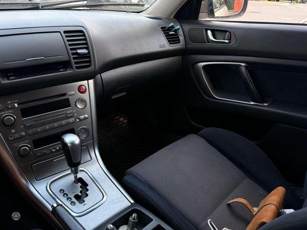 Grey Subaru Legacy 2005 in Vilnius, with an engine capacity of 2.46 L and mileage of 276 thousand km for 1700 €, photo 5 on AUTOMOTO.COM.LV