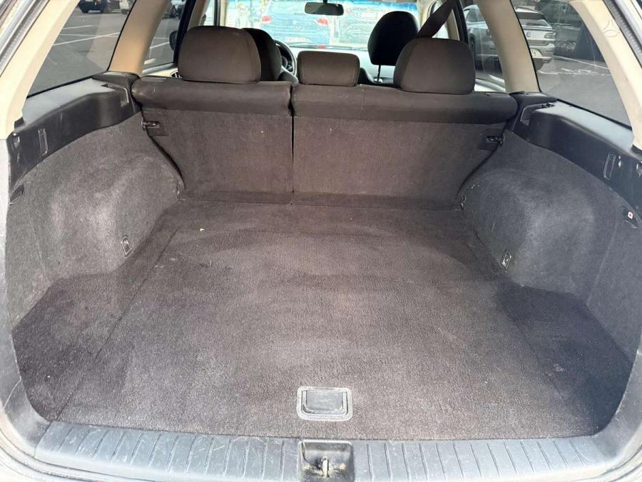 Grey Subaru Legacy 2005 in Vilnius, with an engine capacity of 2.46 L and mileage of 276 thousand km for 1700 €, photo 12 on AUTOMOTO.COM.LV