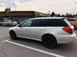Grey Subaru Legacy 2005 in Vilnius, with an engine capacity of 2.46 L and mileage of 276 thousand km for 1700 €, photo 14 on AUTOMOTO.COM.LV