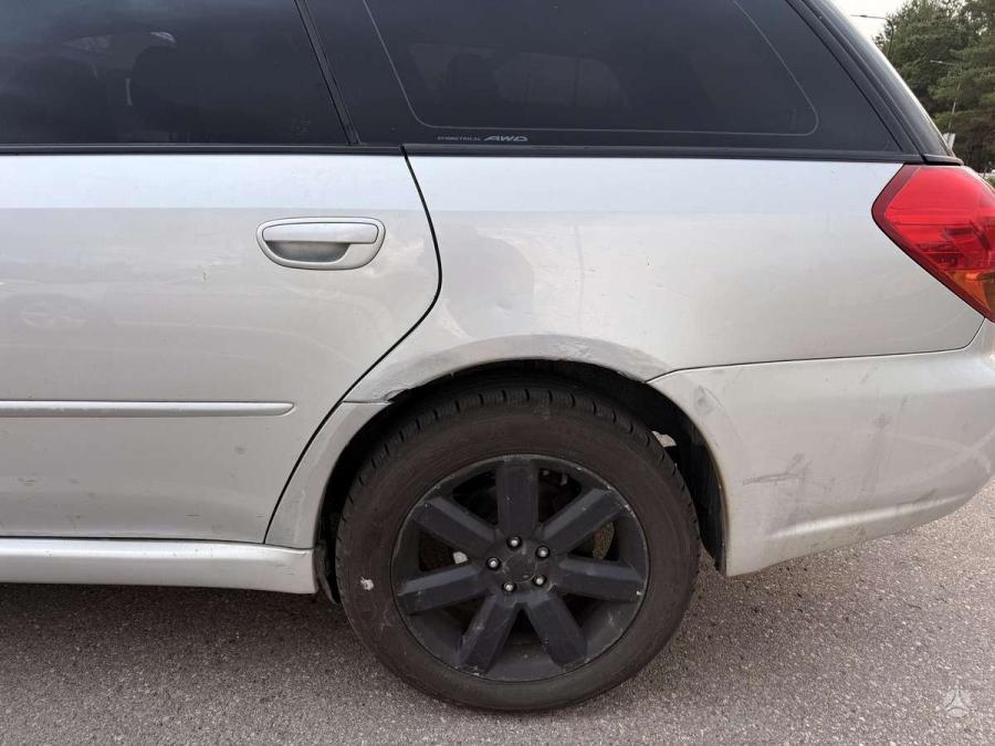 Grey Subaru Legacy 2005 in Vilnius, with an engine capacity of 2.46 L and mileage of 276 thousand km for 1700 €, photo 16 on AUTOMOTO.COM.LV