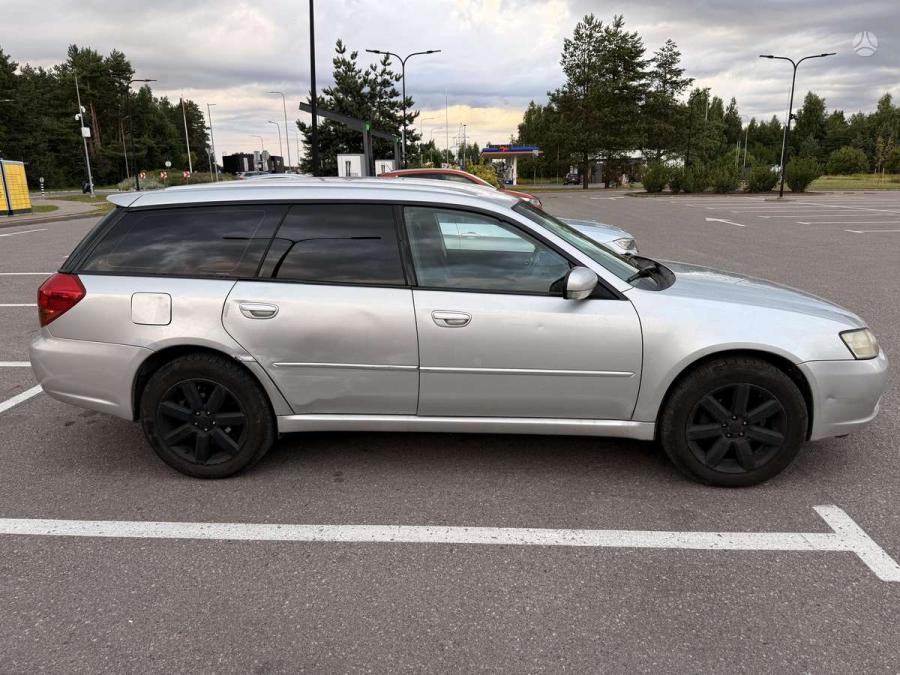 Grey Subaru Legacy 2005 in Vilnius, with an engine capacity of 2.46 L and mileage of 276 thousand km for 1700 €, photo 17 on AUTOMOTO.COM.LV