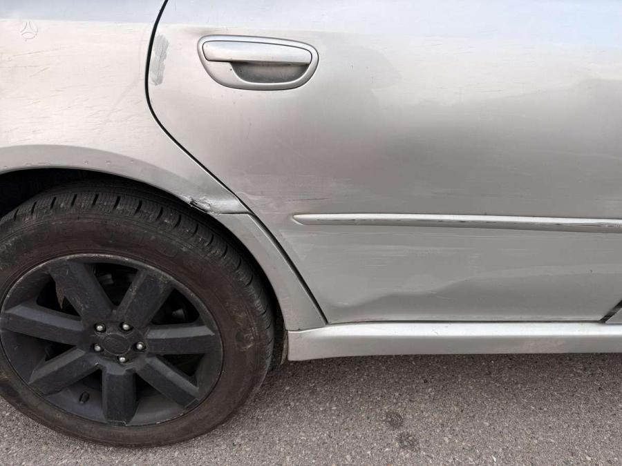 Grey Subaru Legacy 2005 in Vilnius, with an engine capacity of 2.46 L and mileage of 276 thousand km for 1700 €, photo 18 on AUTOMOTO.COM.LV