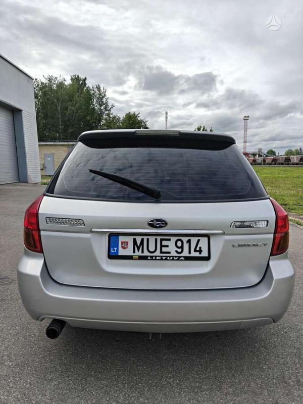 Grey Subaru Legacy 2005 in Akmene, with an engine capacity of 1.99 L and mileage of 221 thousand km for 1500 €, photo 4 on AUTOMOTO.COM.LV