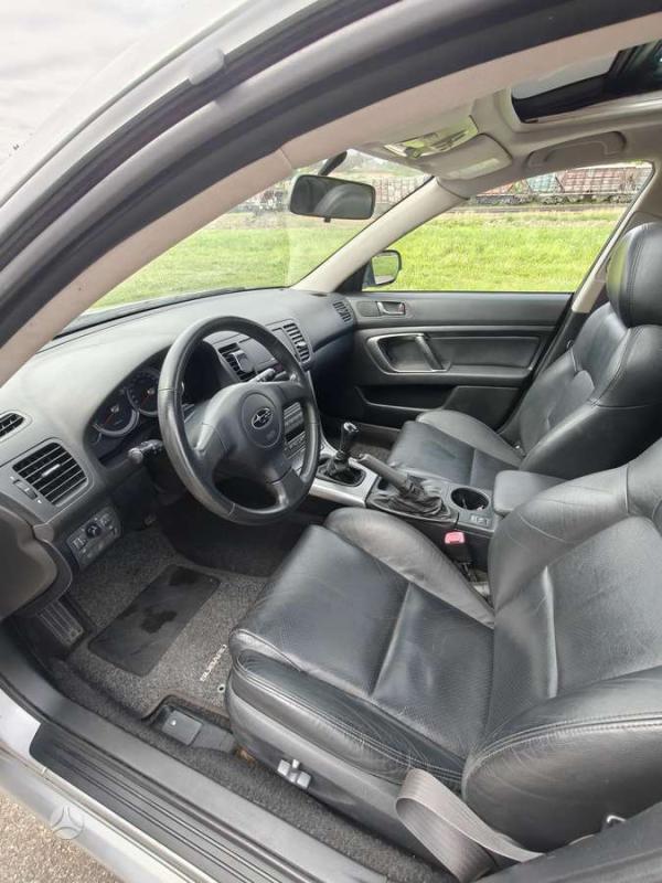 Grey Subaru Legacy 2005 in Akmene, with an engine capacity of 1.99 L and mileage of 221 thousand km for 1500 €, photo 9 on AUTOMOTO.COM.LV