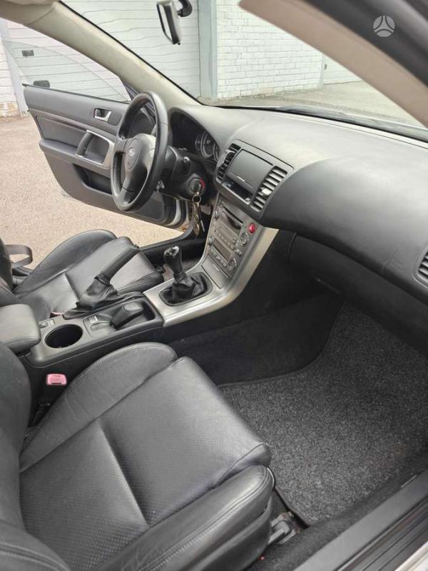Grey Subaru Legacy 2005 in Akmene, with an engine capacity of 1.99 L and mileage of 221 thousand km for 1500 €, photo 10 on AUTOMOTO.COM.LV