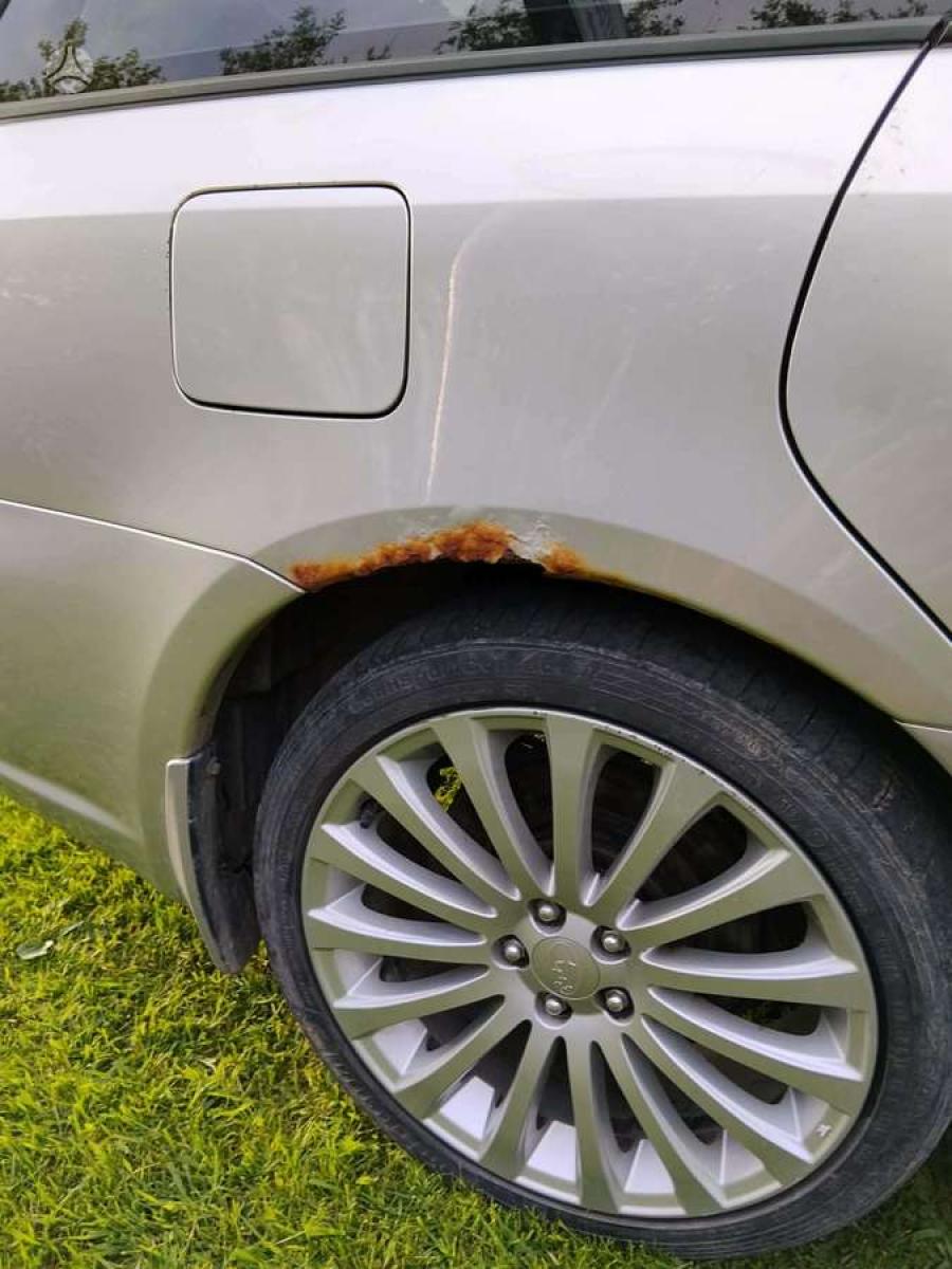 Pelēks Subaru Legacy 2005 Kauņa, ar dzinēja tilpumu 3.00 L un nobraukumu 302 tūkst. km par 2500 €, foto 4 vietnē AUTOMOTO.COM.LV